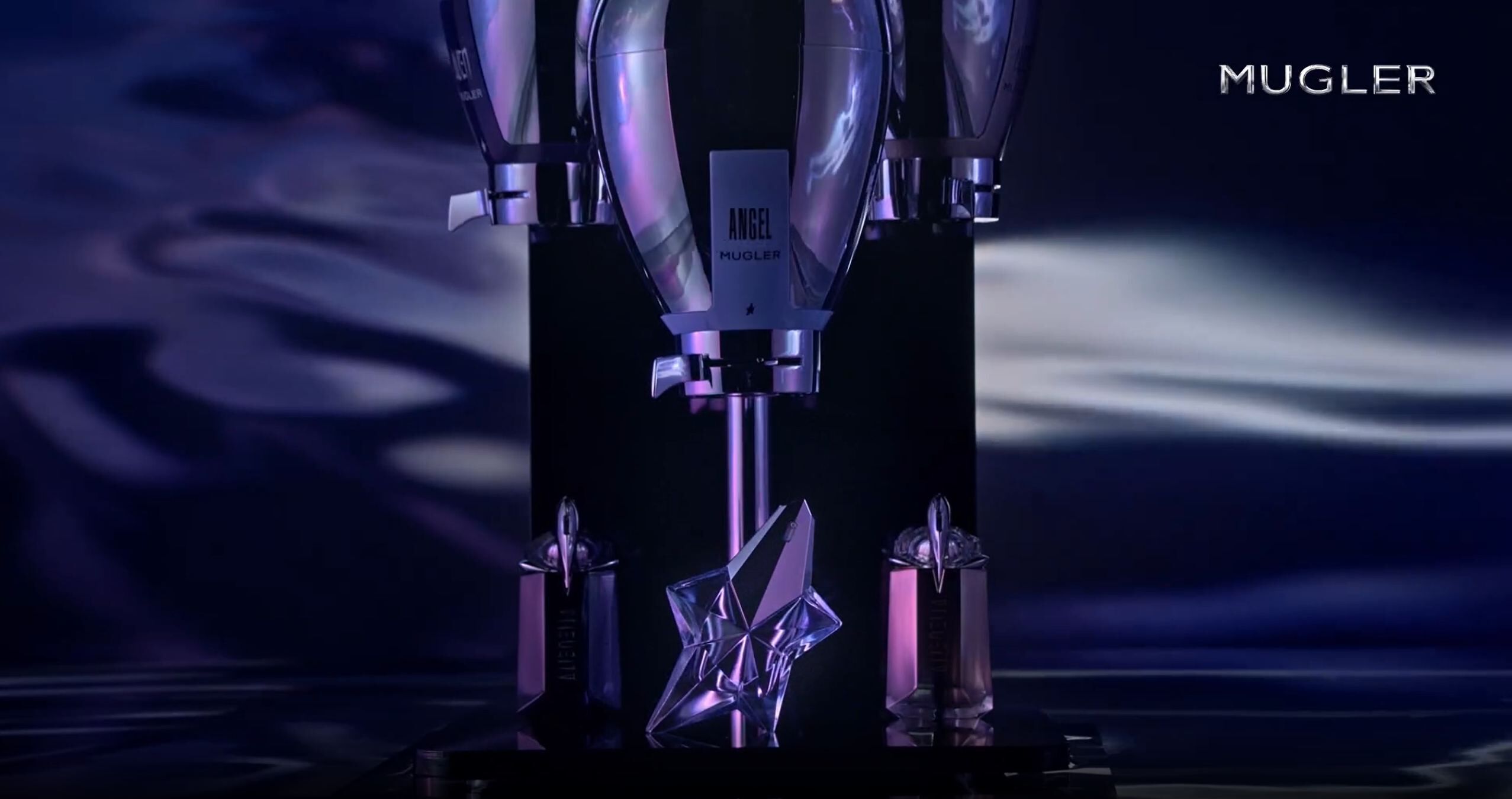 Refill your bottle at the Mugler Fountain - MUGLER