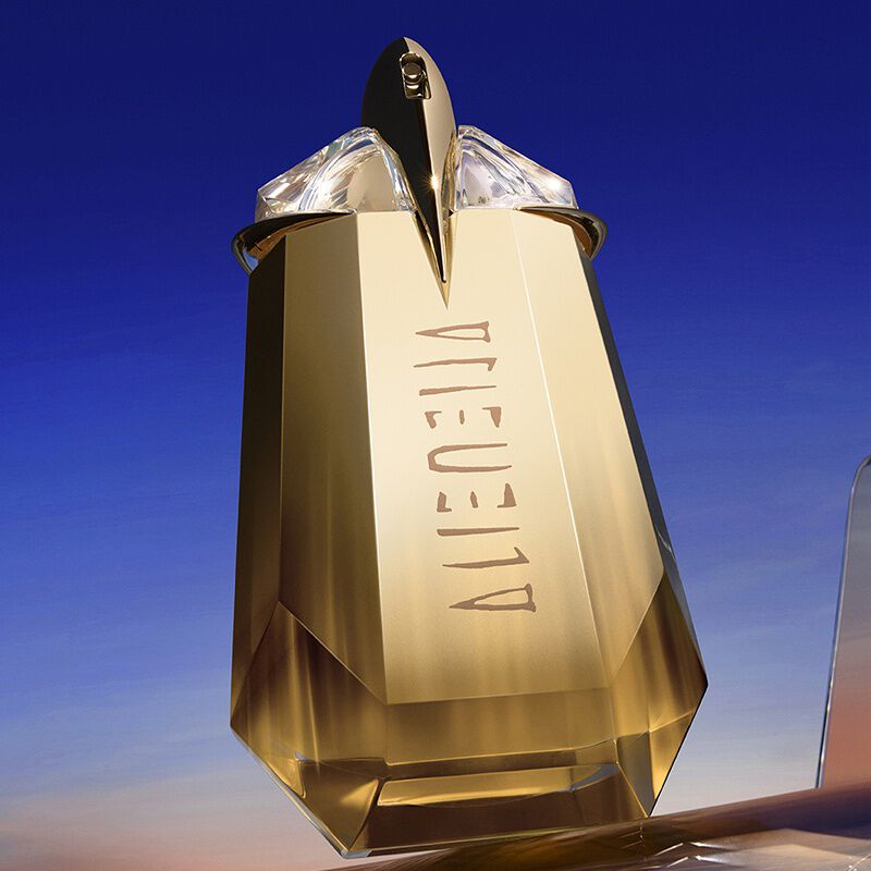 Plunge into summer with Mugler I Mugler official